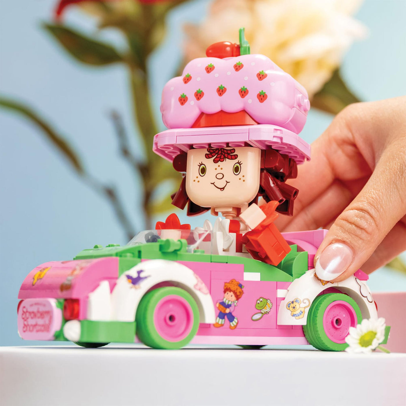 Strawberry Shortcake With Berry Cruiser 358-Piece Building Set — MeTV Mall