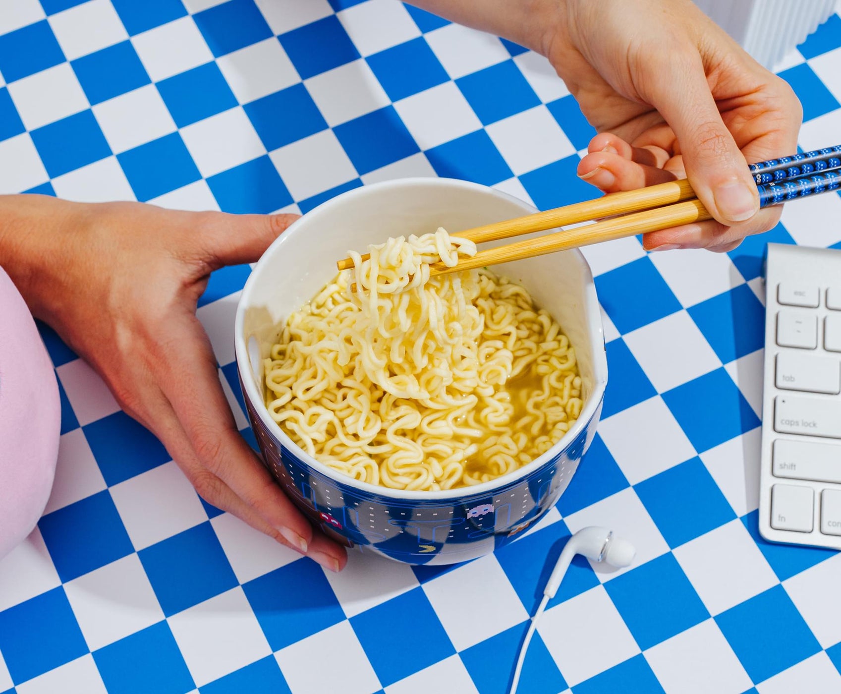 PAC-MAN Classic Maze 20-Ounce Ceramic Ramen Bowl and Chopstick Set ...