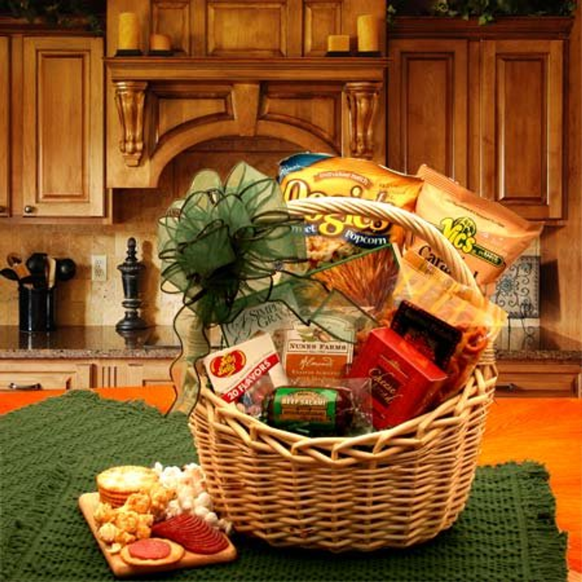 Snackers Delights Gift Basket — MeTV Mall