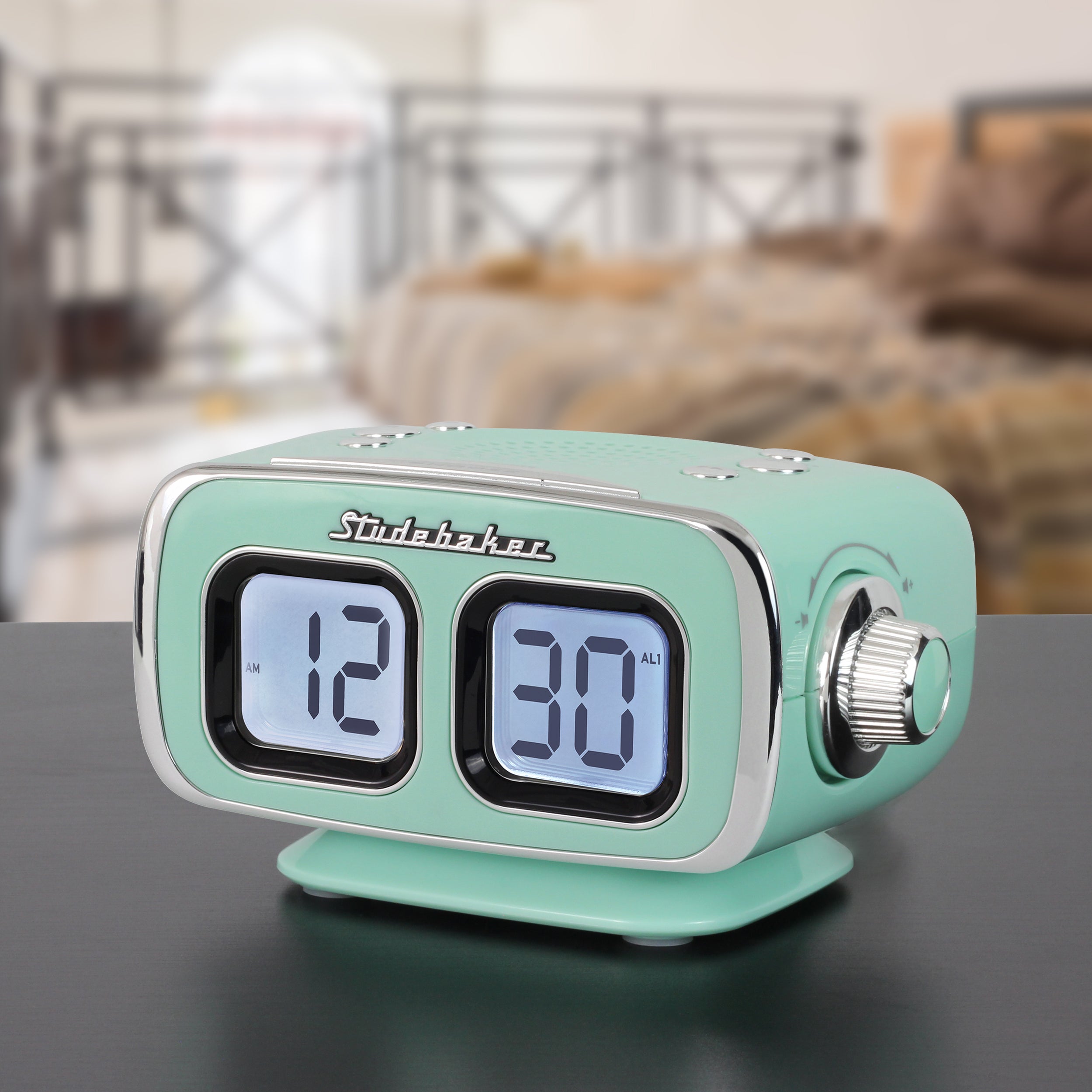Studebaker Roommate Large Display LCD AM/FM Retro Clock Radio with Blu ...