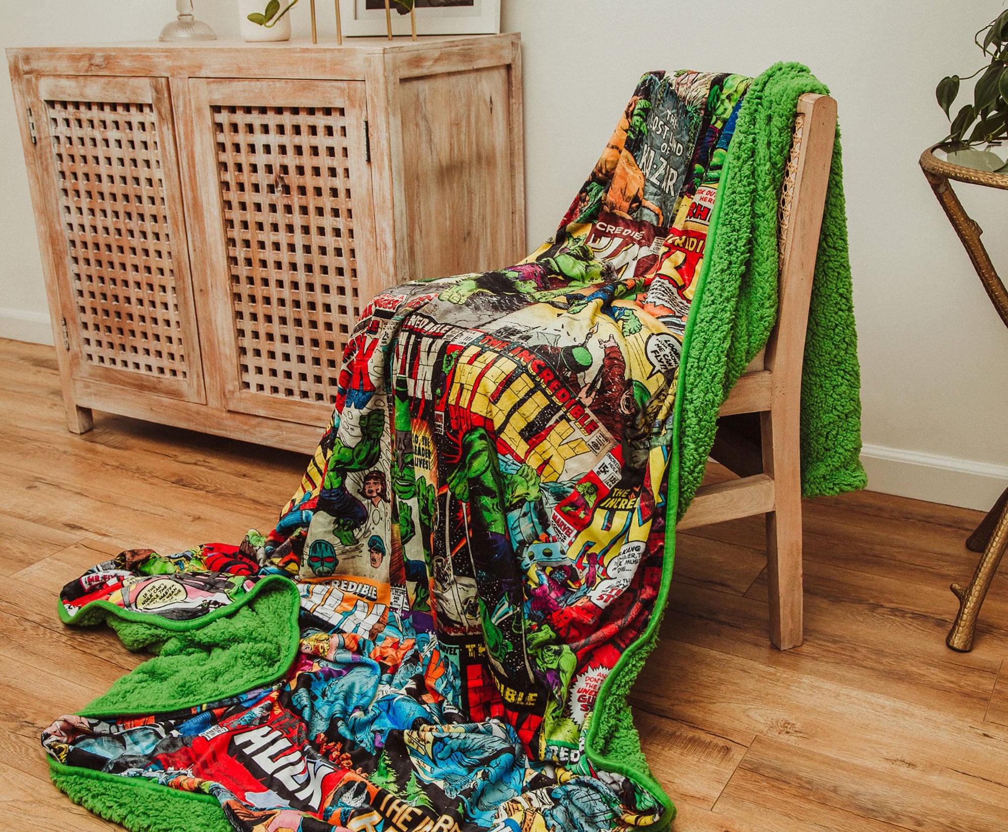 Marvel Incredible Hulk Comic Books Oversized Sherpa Throw Blanket | 8 ...