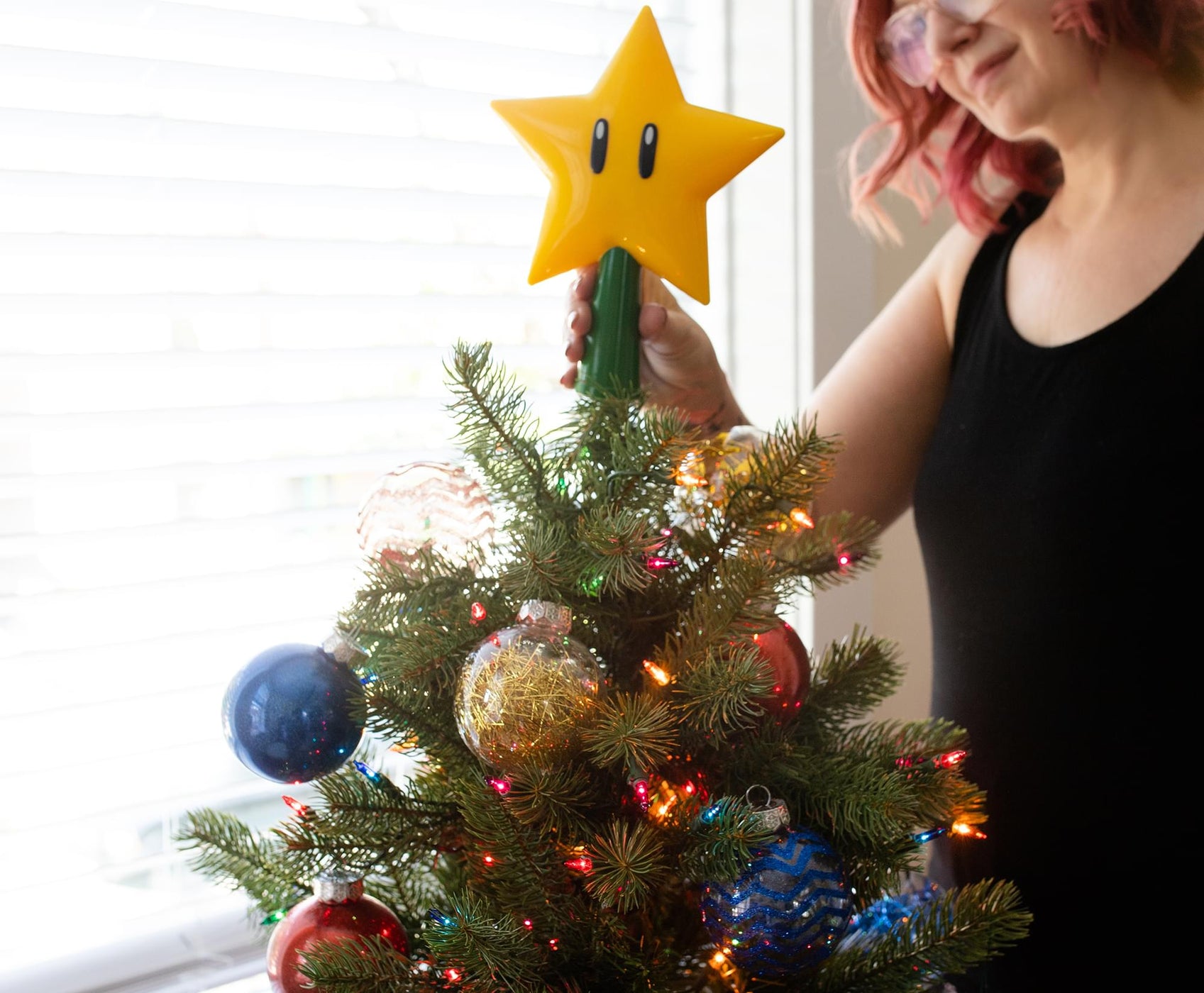 Super Mario Super Star Light-Up Tree Topper | Free Shipping — MeTV Mall