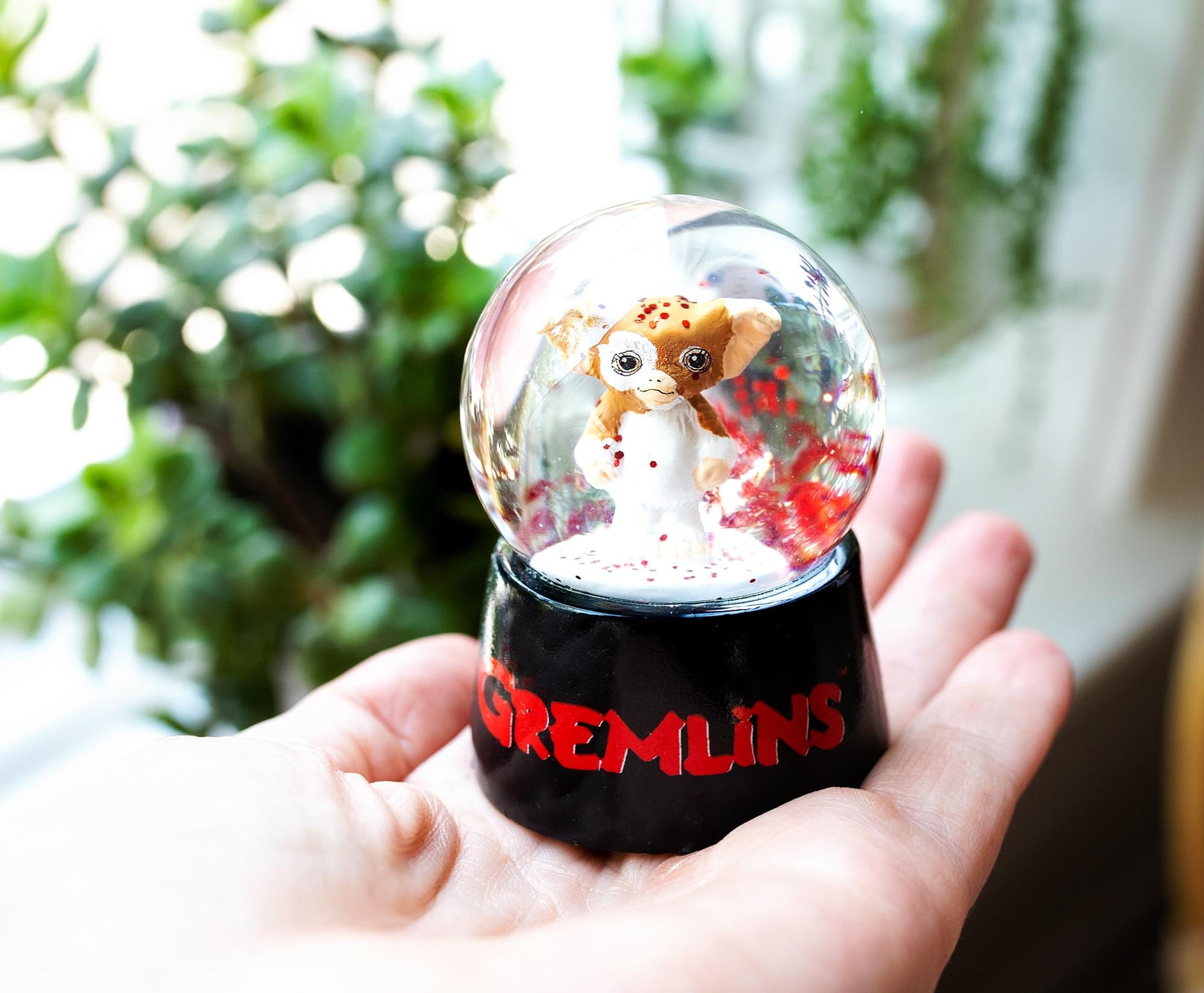 Gremlins Gizmo 3-Inch Mini Snow Globe | Free Shipping — MeTV Mall