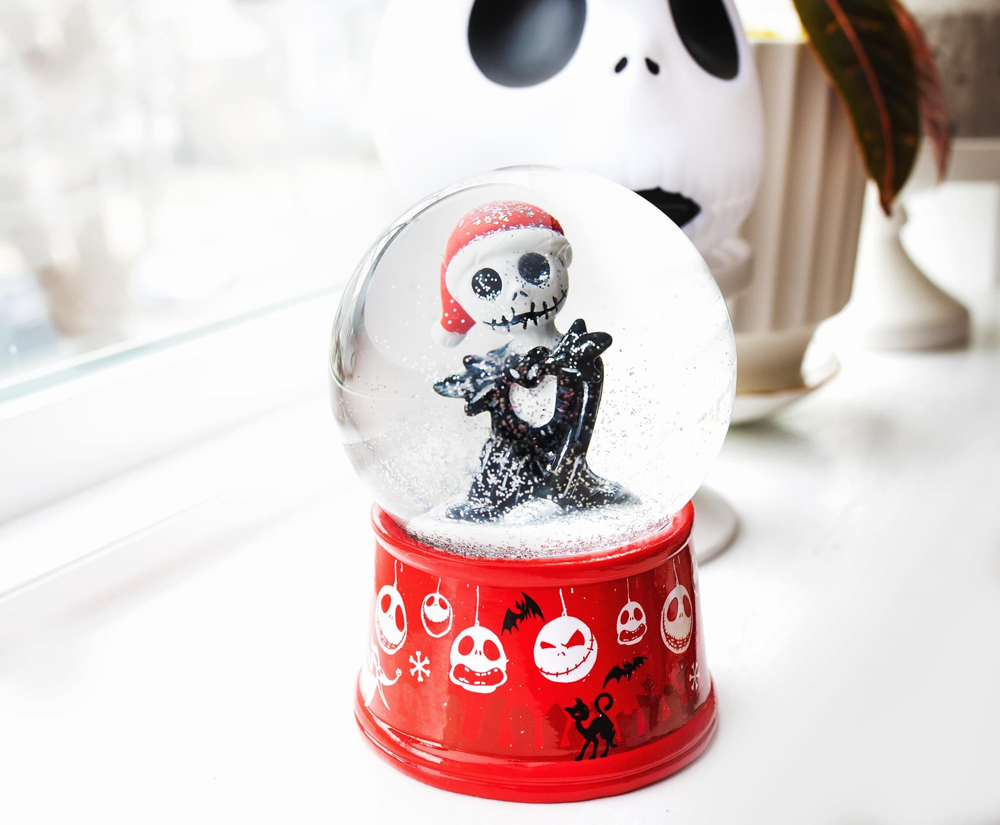 NBX Santa Jack 6 Inch Light Up Snow Globe | Free Shipping — MeTV Mall