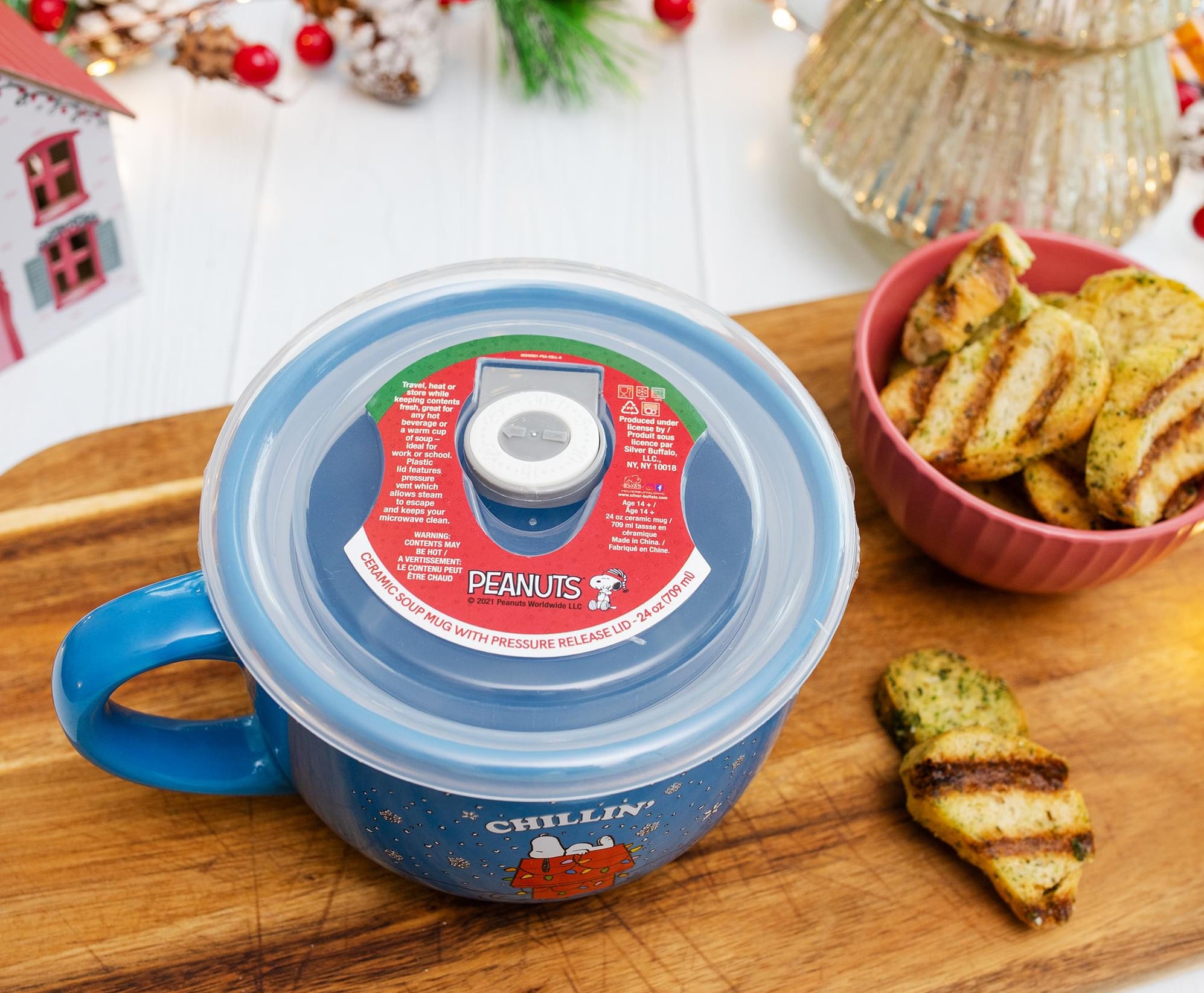 Peanuts Snoopy Chillin 24oz Soup Mug w/ Vented Lid | Free Shipping ...