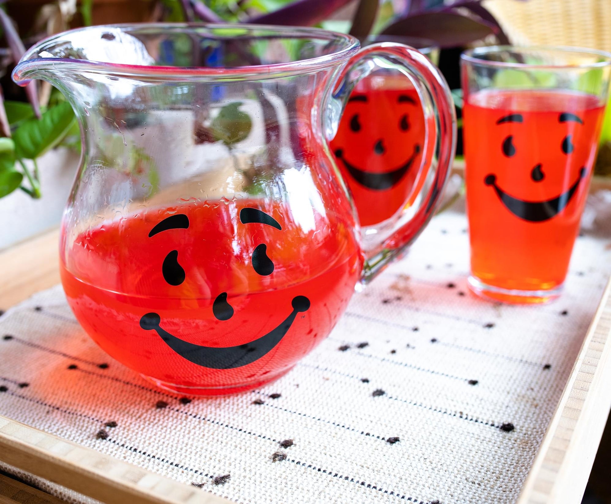 Kool-Aid Man 64oz Glass Pitcher and 2 Pint Glasses | Free Shipping ...